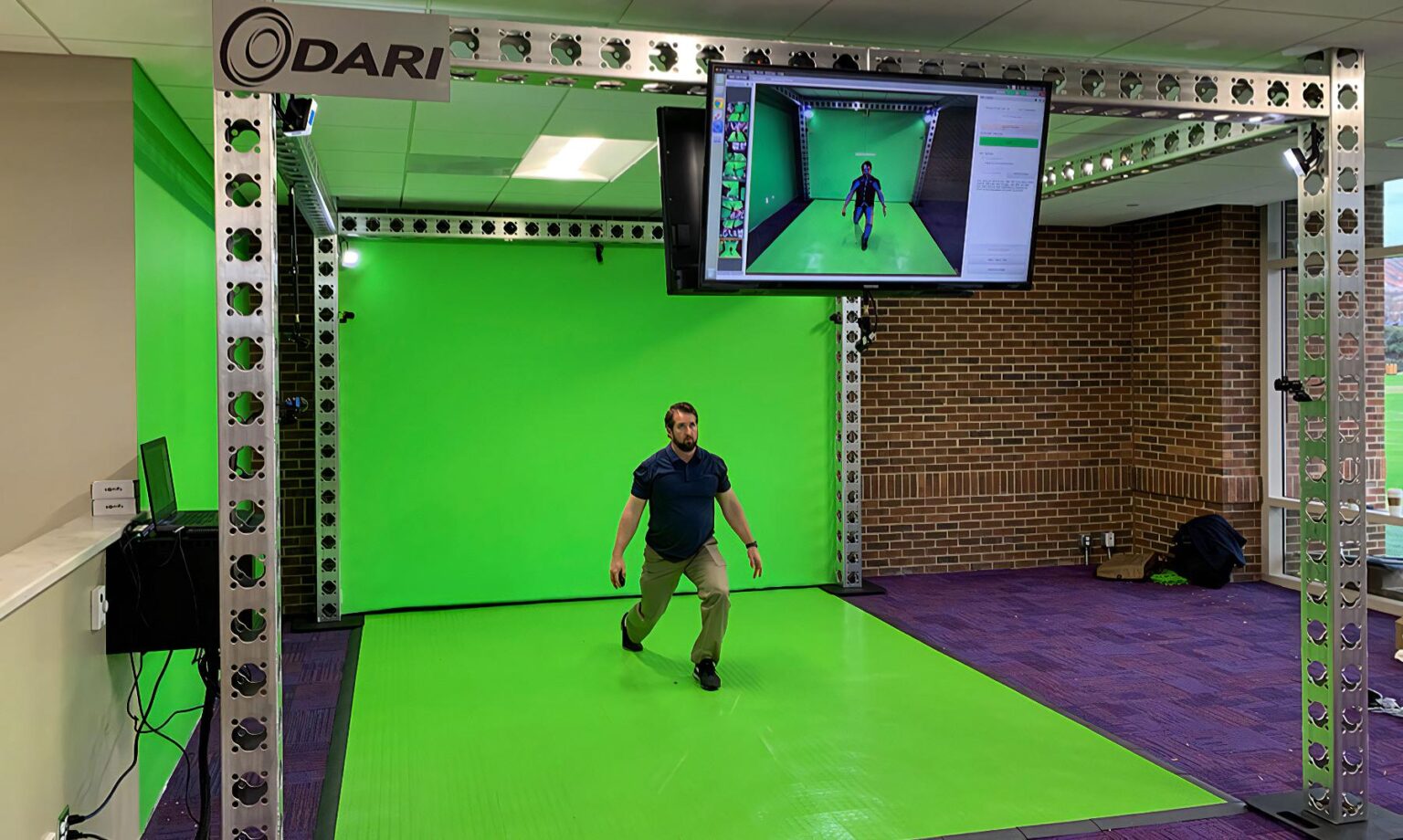 Green Screens | Moss