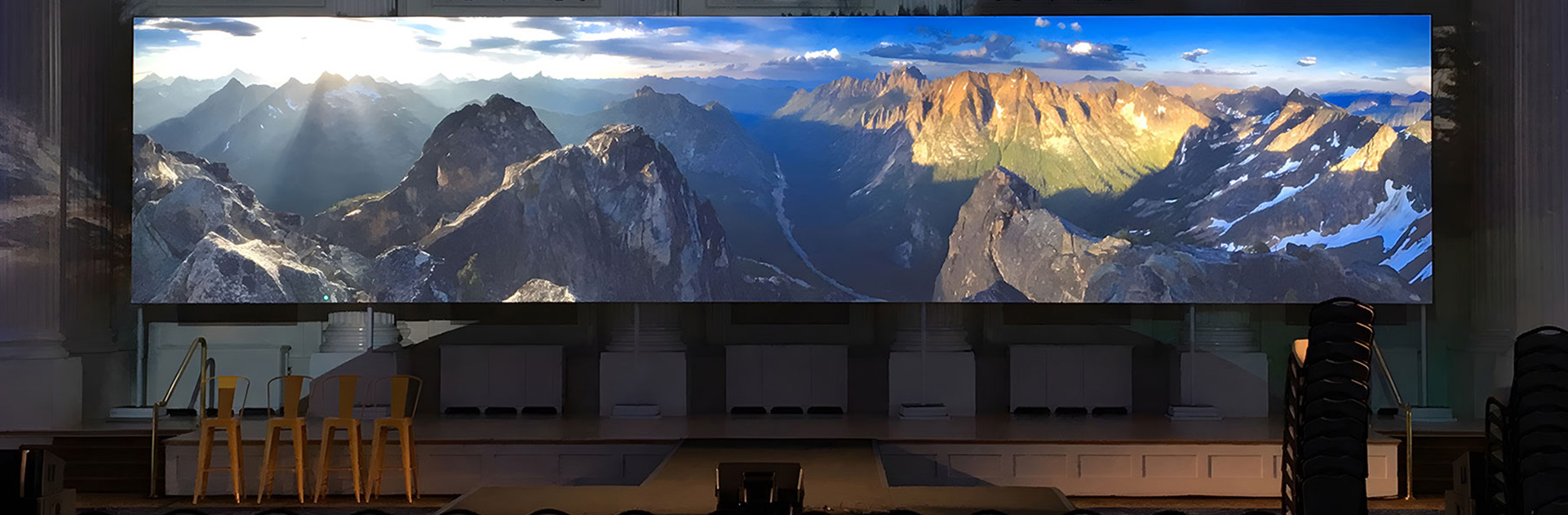 Modular Borderless Projection Screens™ by Moss